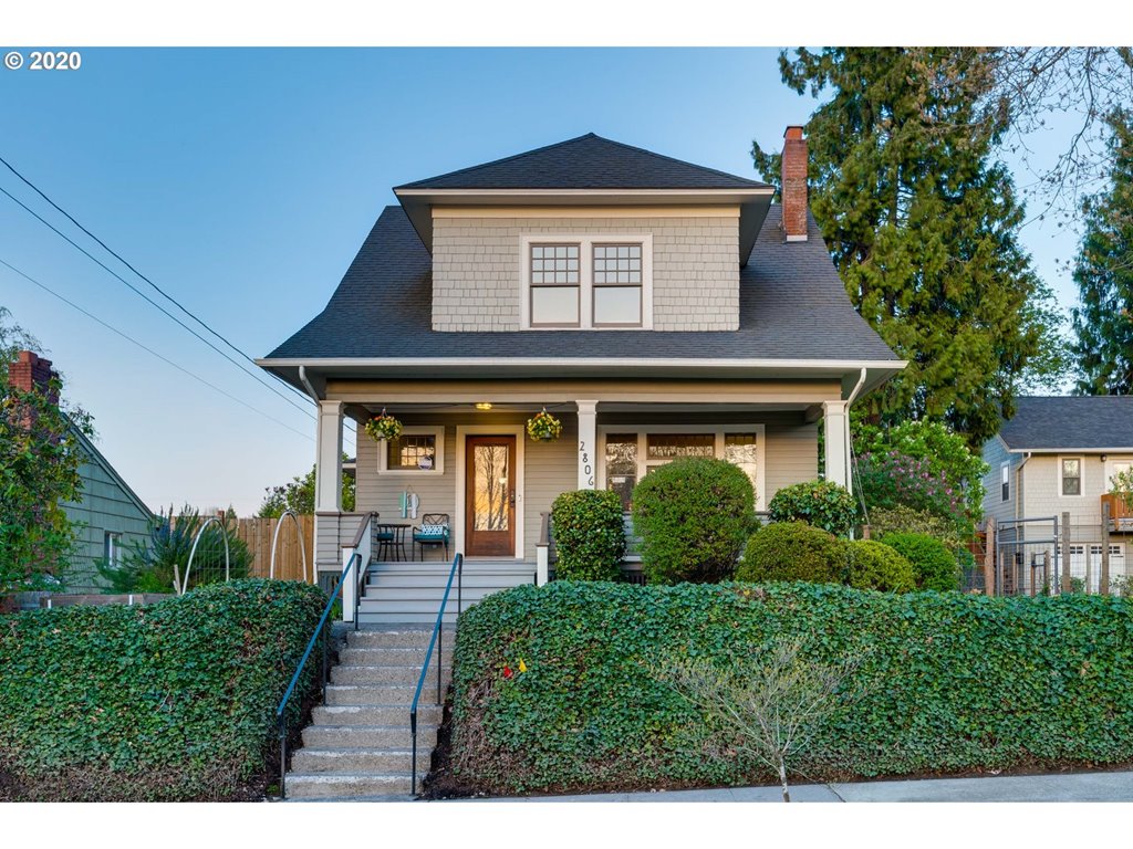 Classic Craftsman with ADU - Living Room Realty