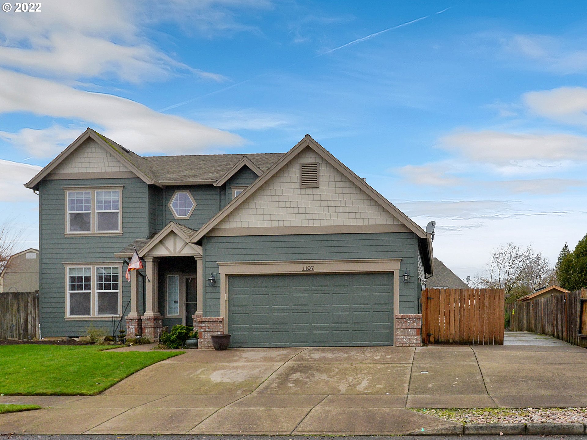 1107 S Sycamore St, Canby, OR 97013