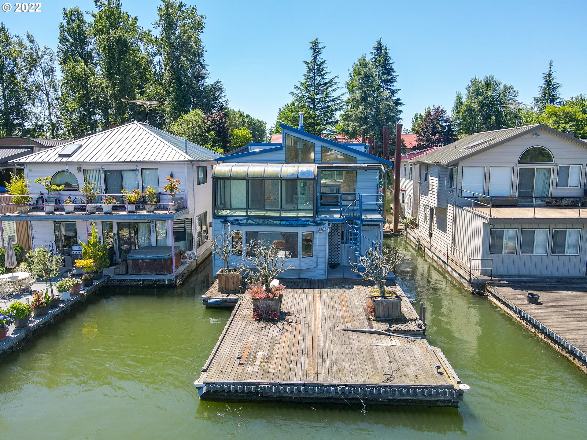 Floating Homes Portland | Where the river always runs to your door