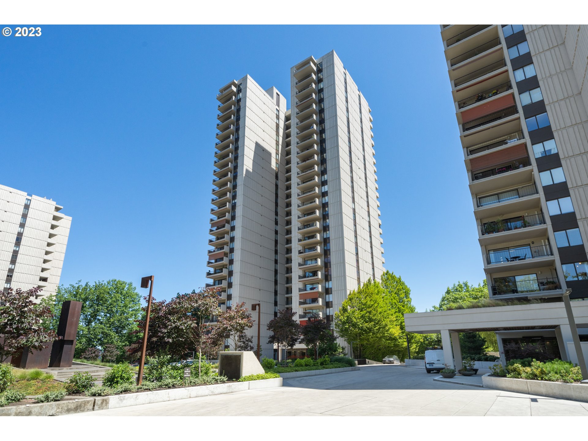 AMERICAN PLAZA TOWERS Condos For Sale in PORTLAND | Portland Condo Mania!